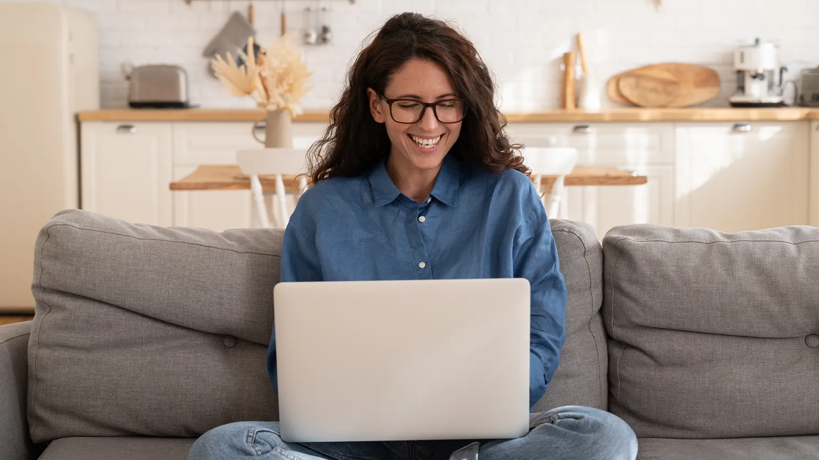 What is Video Commerce? Guide to Transforming Online Shopping